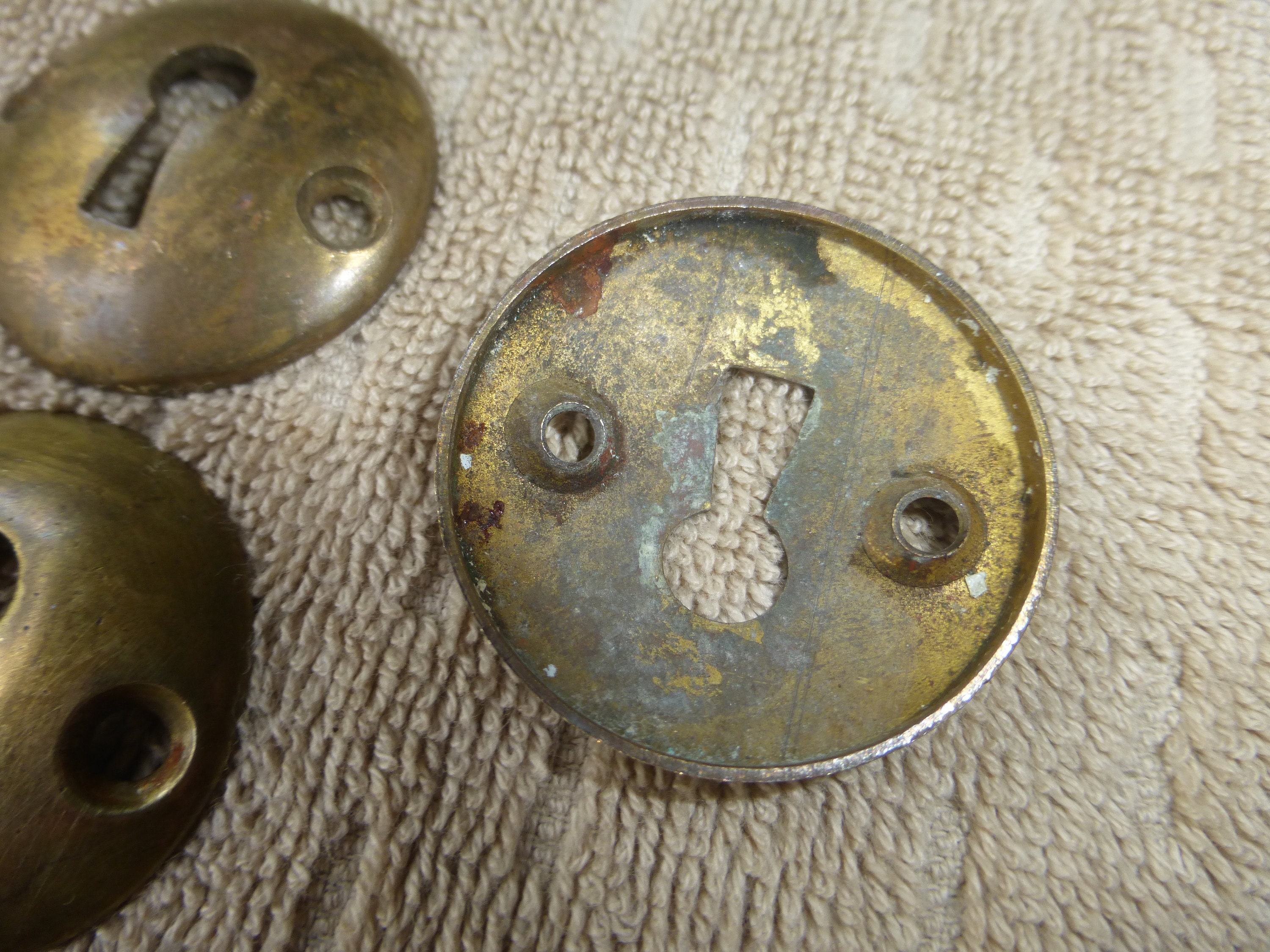 ONE Vintage Antique Oval Cast Brass Keyhole Escutcheons 10720 - Etsy