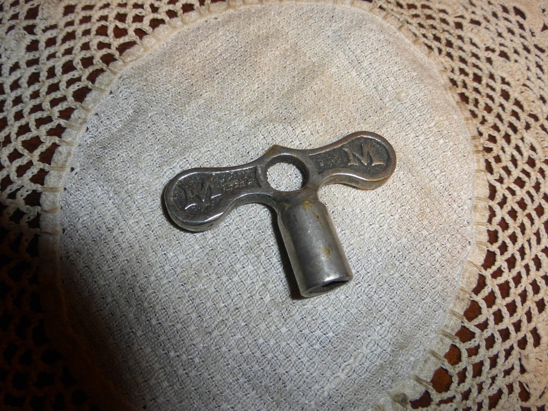 Vintage Antique Brass Clock Winding Key 83020 C - Etsy