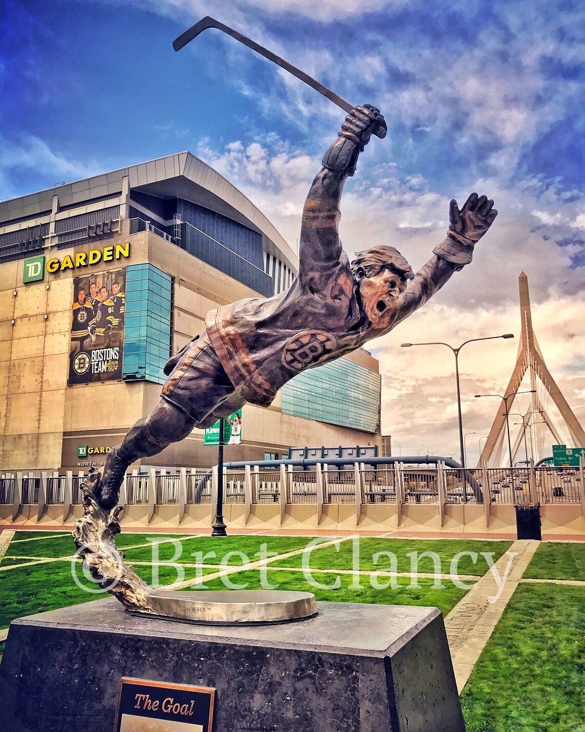 Boston Bruins Bobby Orr "the Goal" Statue With Boston Garden & Zakim ...