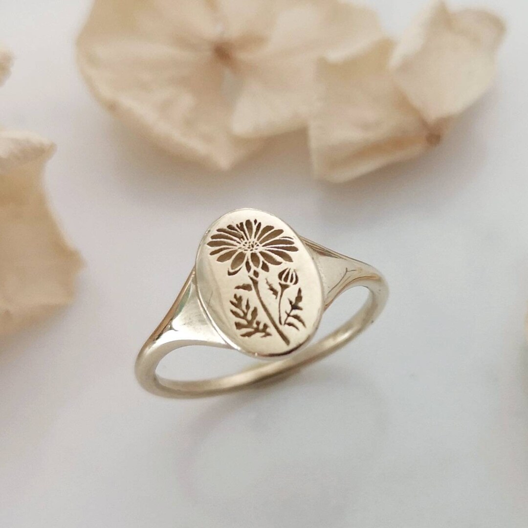 Daisy Signet Ring, 14k Gold Floral Signet, Birth Flower Ring, Mother's ...