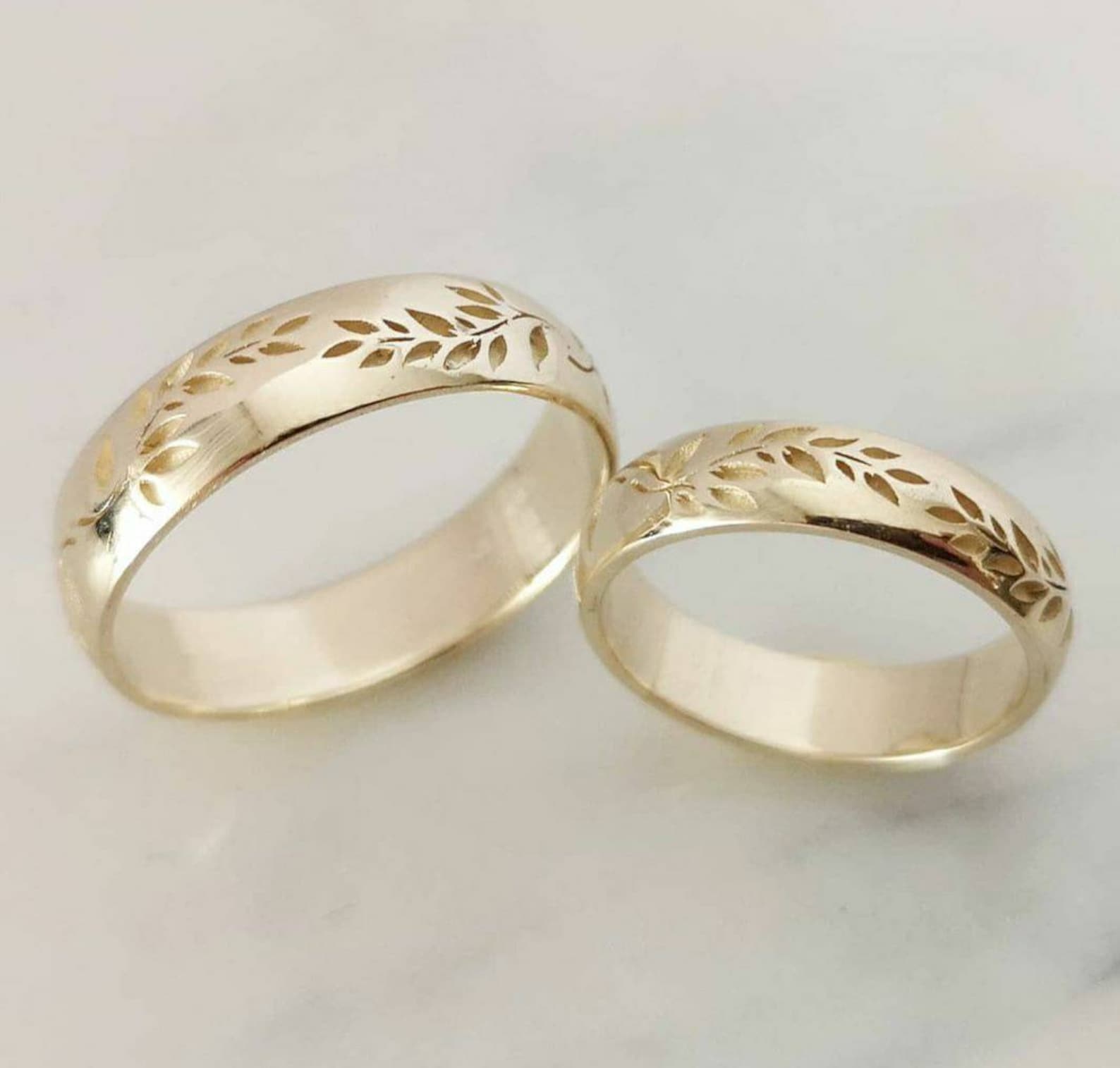 Leaf Vine Wedding Band, Vintage Style Floral Ring for Women, Engraved ...