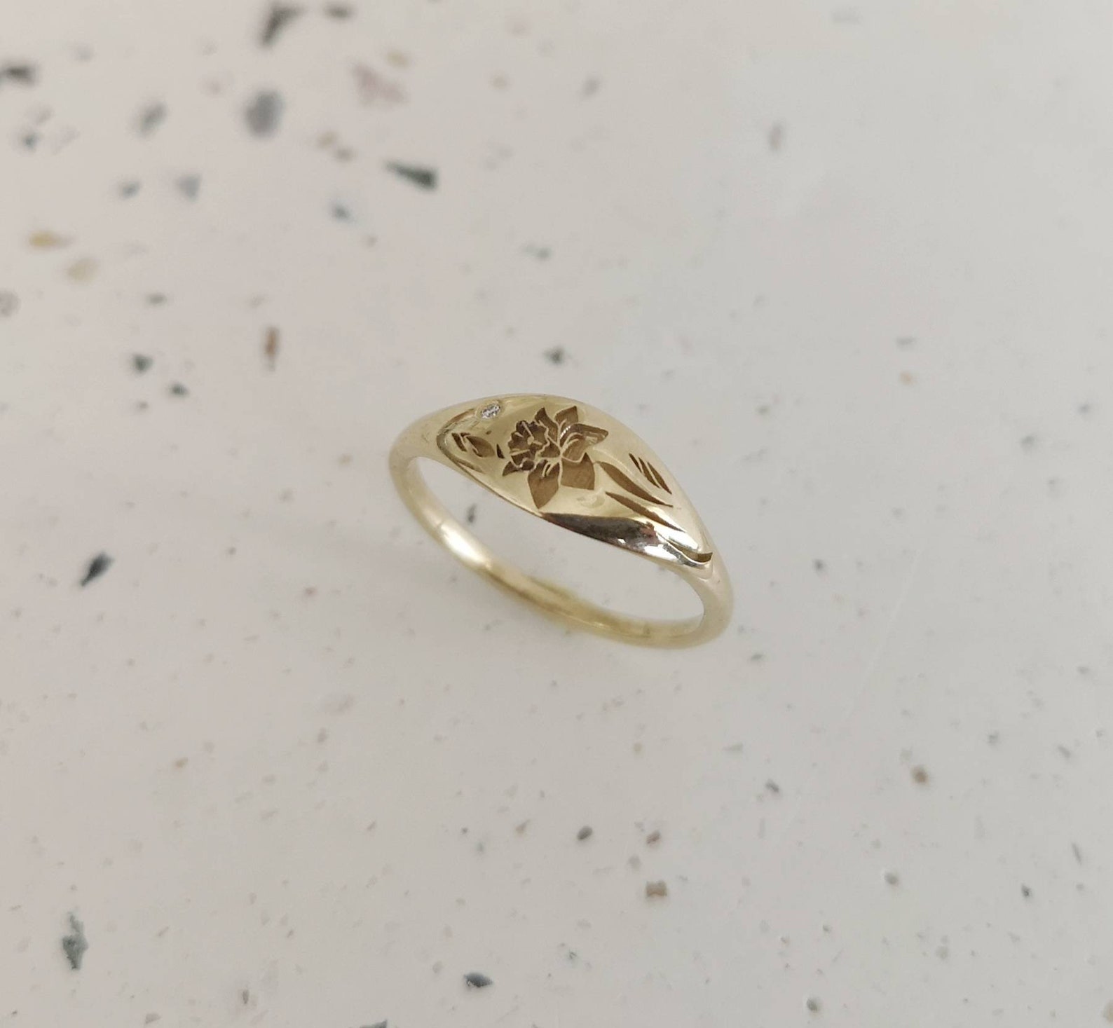 Daffodil Signet Ring, 14k Gold Floral Wedding Band, Flower Wedding Ring ...