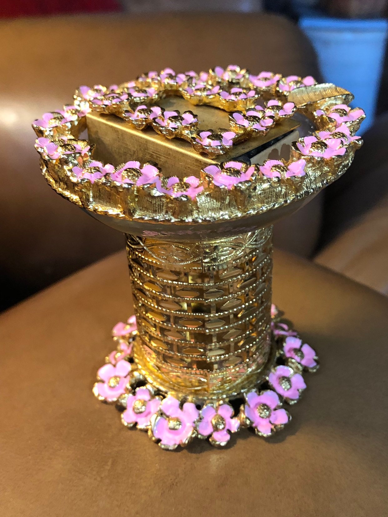 Women's Pink Flower Smoking Set - Vintage Matchbox - Retro Ashtray ...