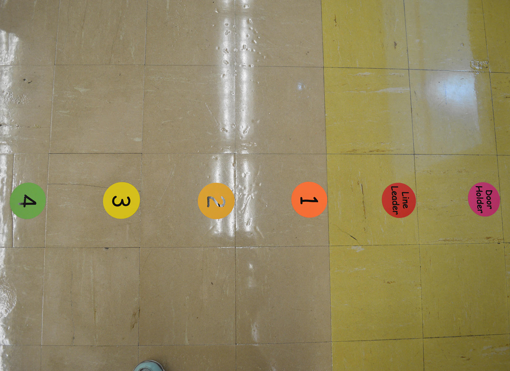 Teacher's Helper - Set of 32 Floor Decals. Spots: "line Leader", "door ...