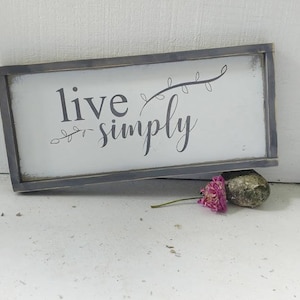 LIVE SIMPLY Wood Sign // Simple Life // Distressed Wooden Sign // Gray ...