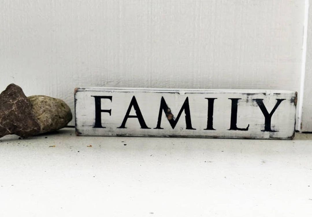 FAMILY Wood WORD BLOCK // Distressed White // Farmhouse Style // Home ...