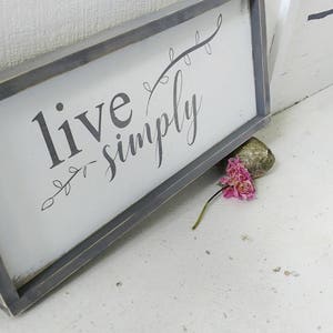 LIVE SIMPLY Wood Sign // Simple Life // Distressed Wooden Sign // Gray ...