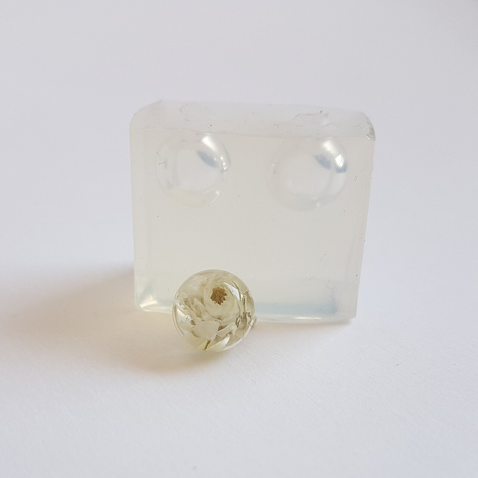 Transparent Silicone Mould for Resin Jewellery Sphere/ball 11 Mm X 2 ...