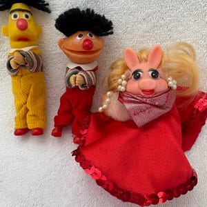 Sesame Street Clip-on's Bert and Ernie and Miss Piggy Hugger Pencil ...