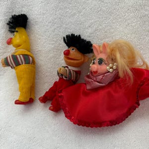 Sesame Street Clip-on's Bert and Ernie and Miss Piggy Hugger Pencil ...
