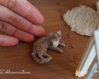 Dollhouse Miniature 1:12th Scale Cat Animal Pet Litter Tray and a ...
