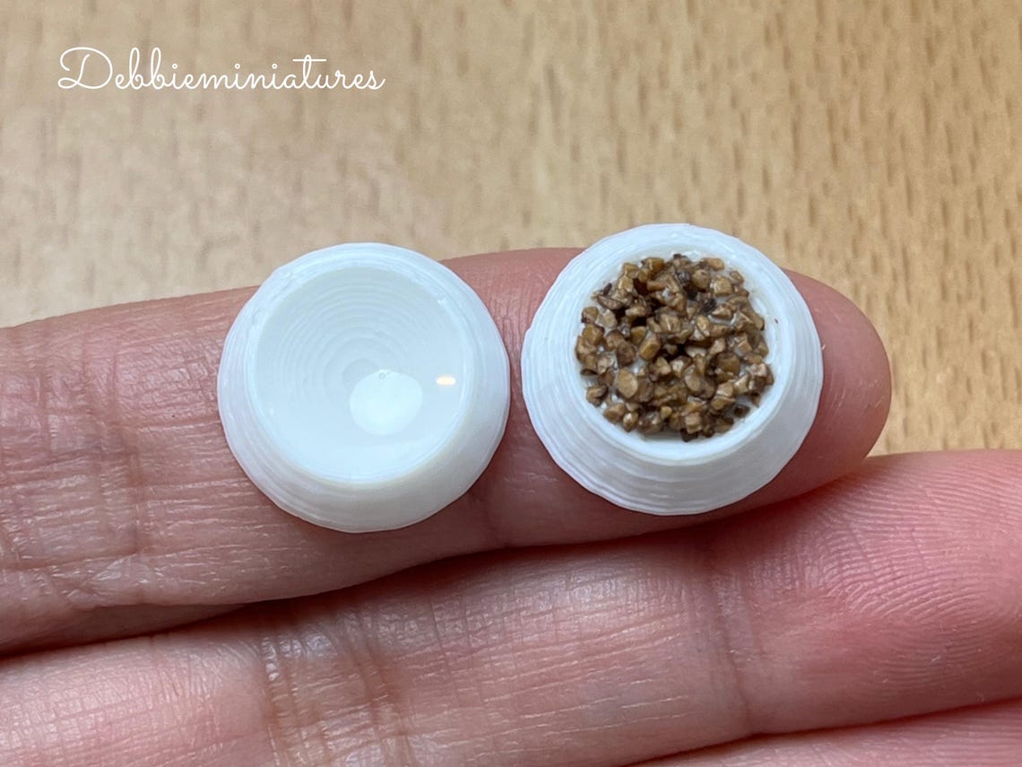 Dollhouse Miniature 1:12th Scale Realistic Pet Food and Water Bowl Set ...