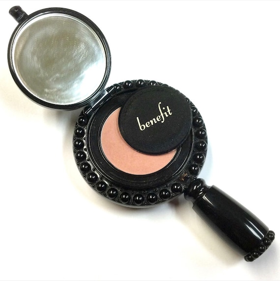Benefit compact powder store