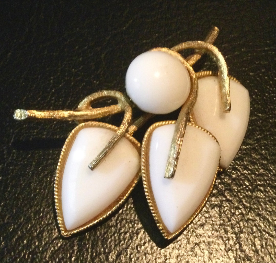 Vintage Capri Brooch White Poured Glass Gold Tone - Etsy