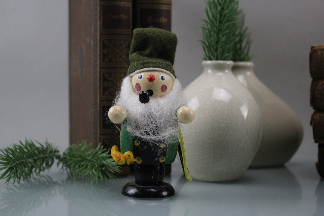 Smoking Man Wooden Decoration Wooden Smoking Figure Smoking Men ...
