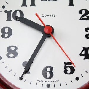 Vintage Clock From the 70s Wall Clock Quartz Mid Century Kitchen Clock ...