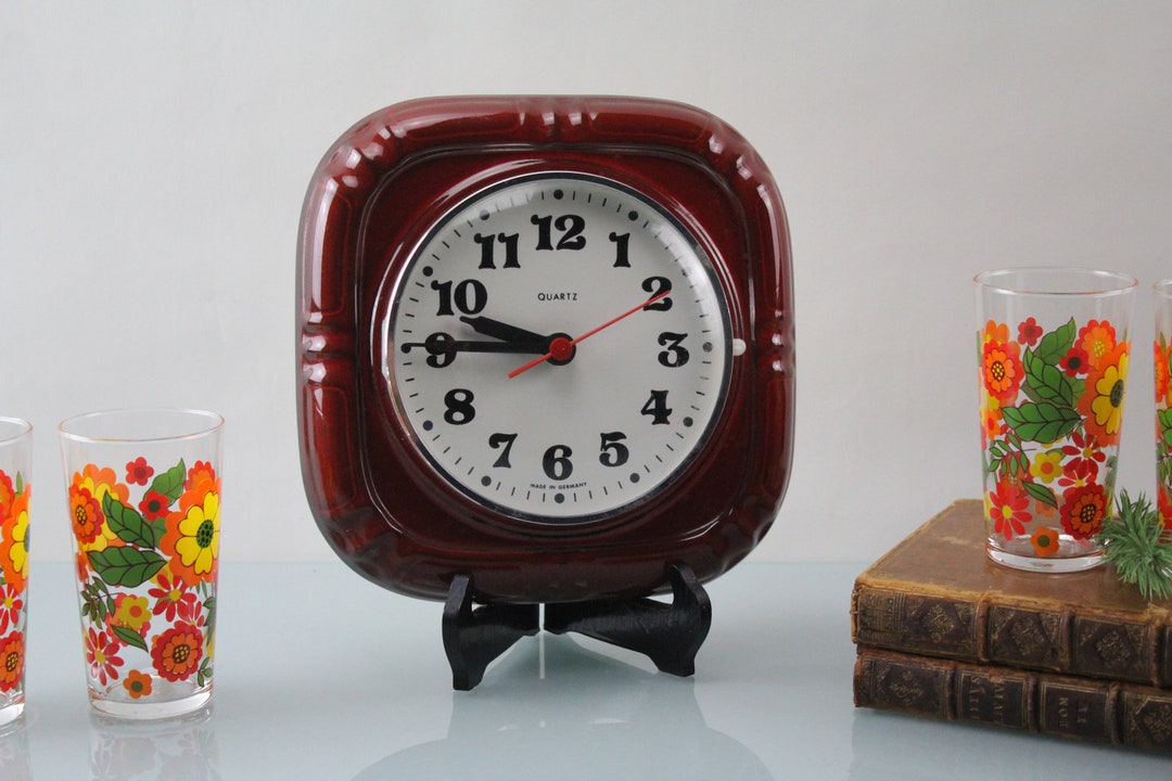 Vintage Clock From the 70s Wall Clock Quartz Mid Century Kitchen Clock ...