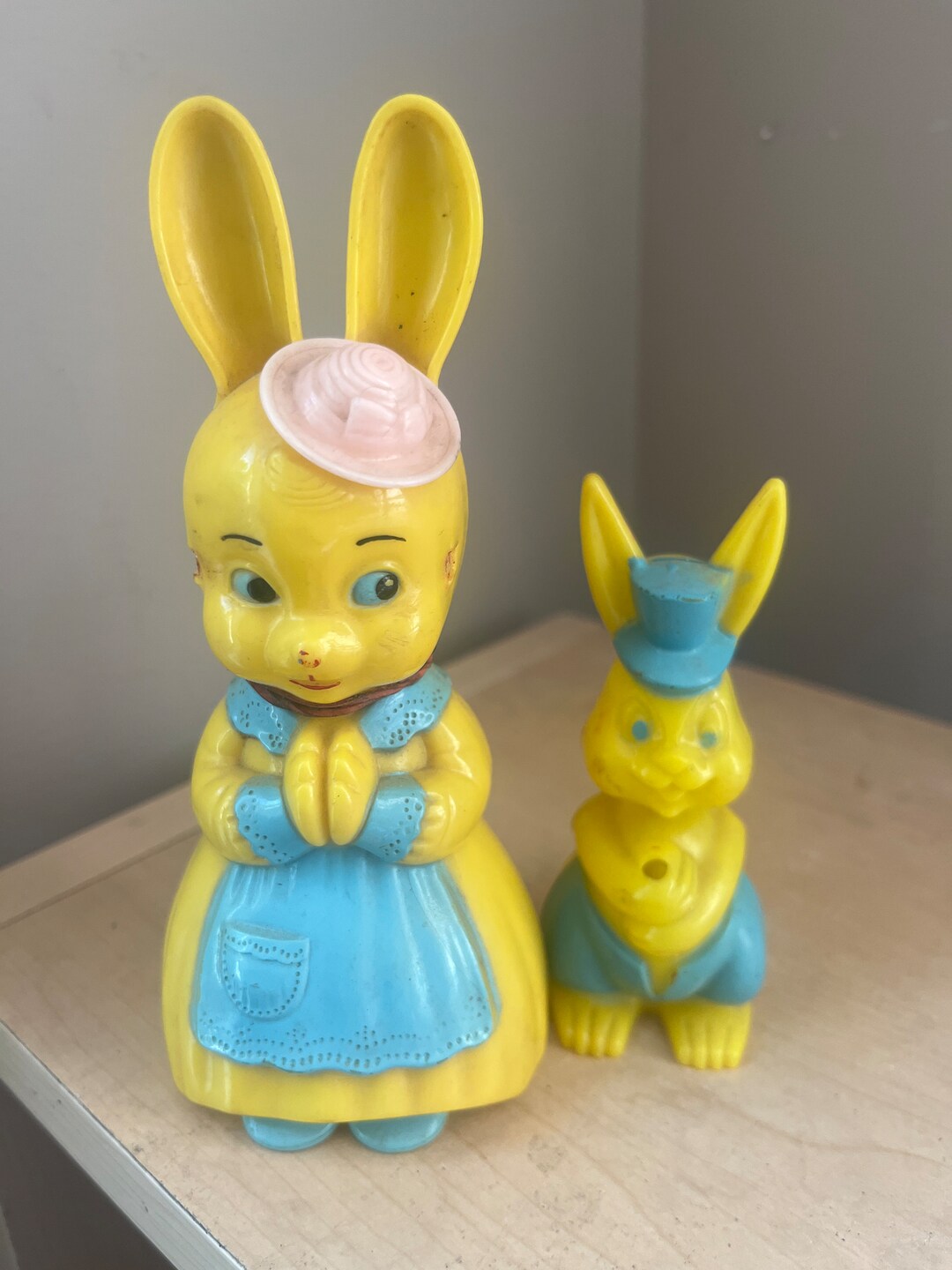 Knickerbocker Plastic Bunny Set 2 - Etsy