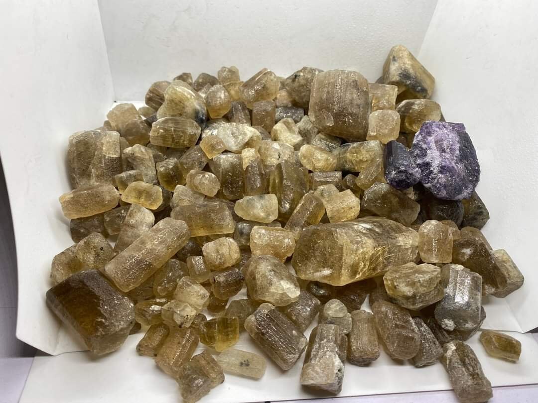 Scapolite Raw Stones ,rough Golden Color Scapolite Gemstone for Sale 1 ...