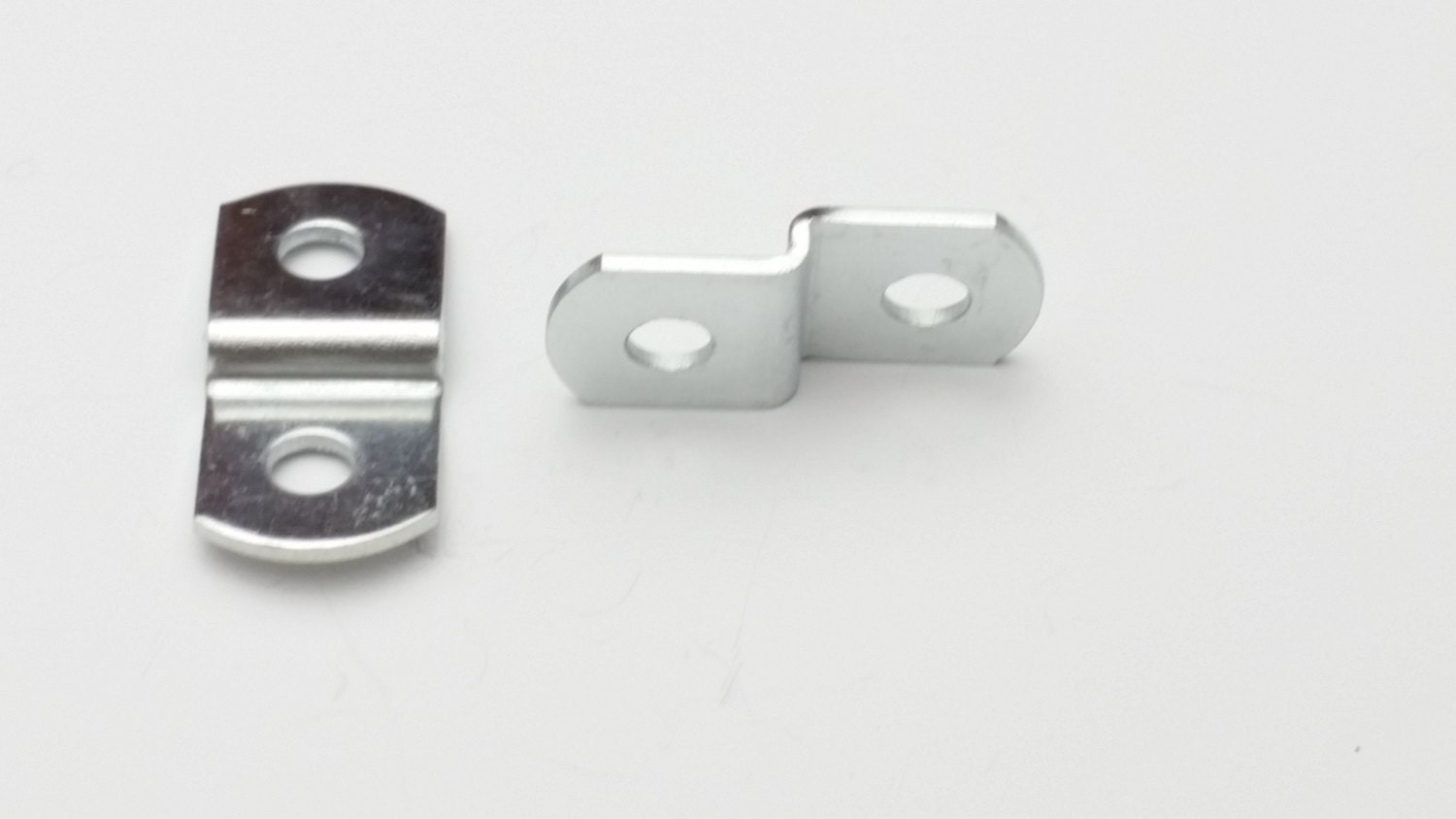 1/8 Inch Offset Clips for Canvas and Picture Framing. Screws Included ...
