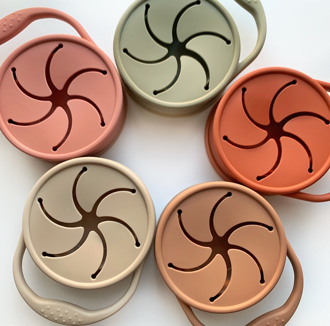 Gummy Chic Brand Foldable Snack Cup | Collapsible Silicone Food Cup ...