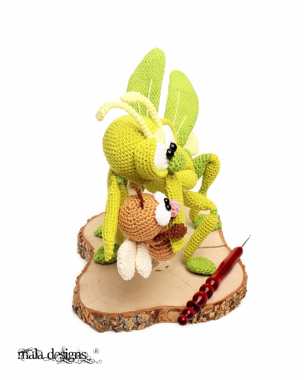 Praying Mantis - Crochet Pattern by Mala Designs ® - Etsy