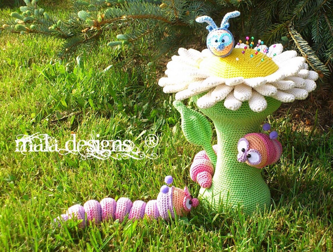 Daisy With Caterpillars Crochet Pattern | Etsy