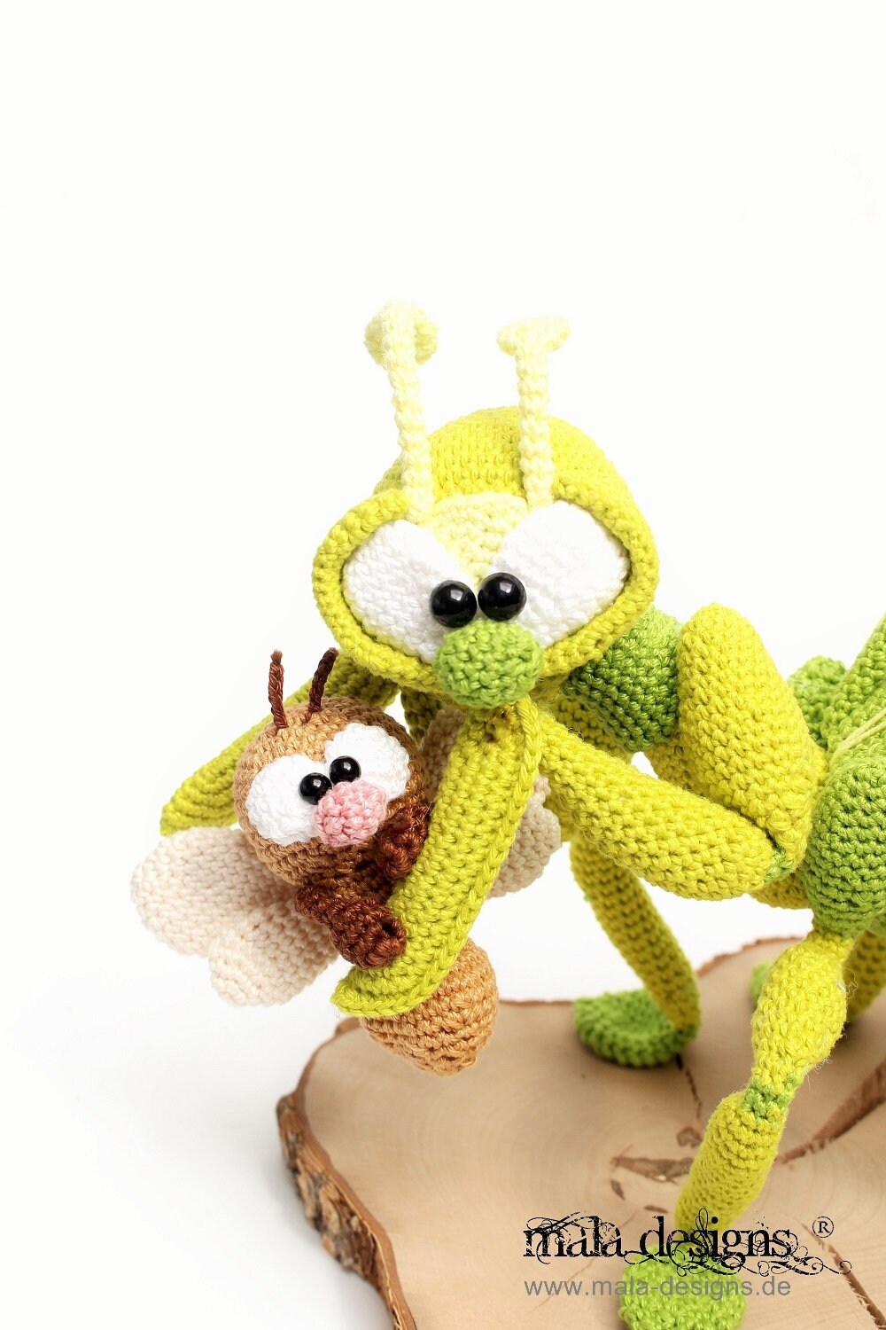 Praying Mantis - Crochet Pattern by Mala Designs ® - Etsy