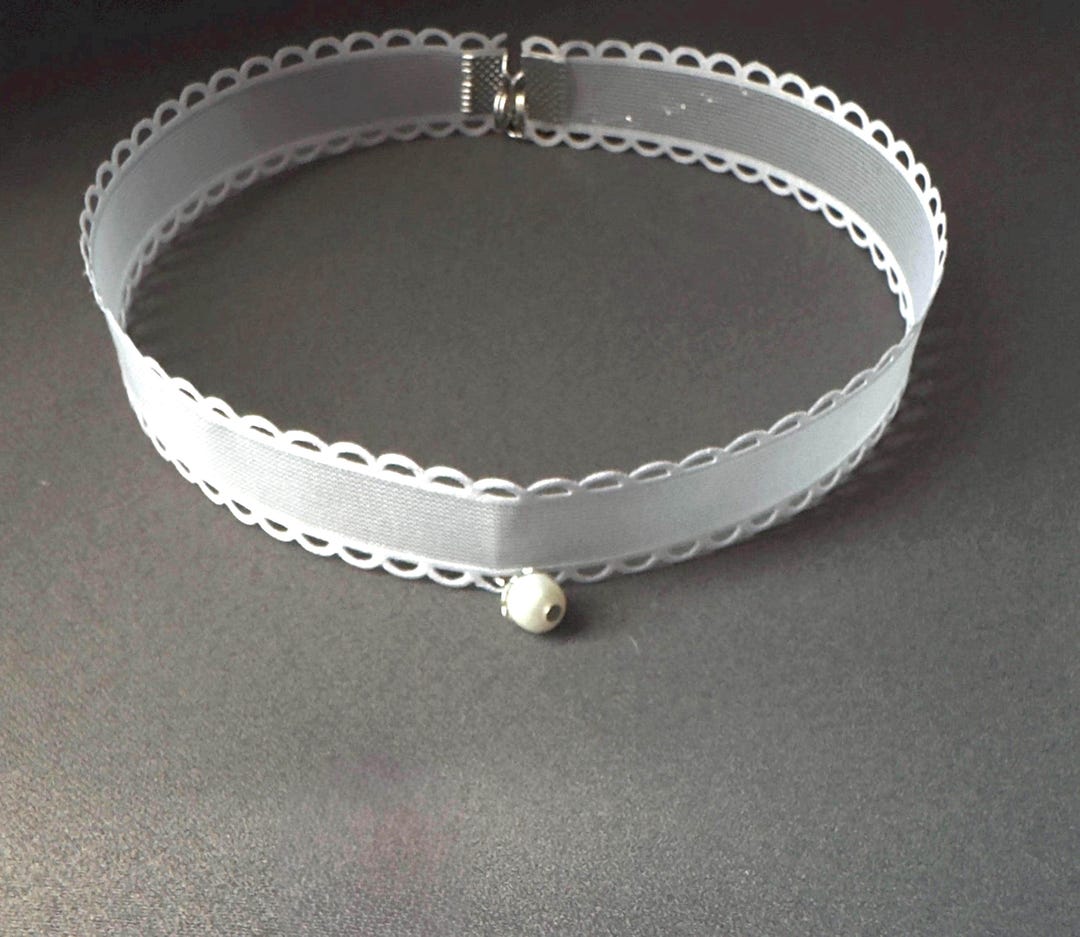 White Lace Bridal Choker, Minimalist Wedding Pearl Necklace, Custom ...