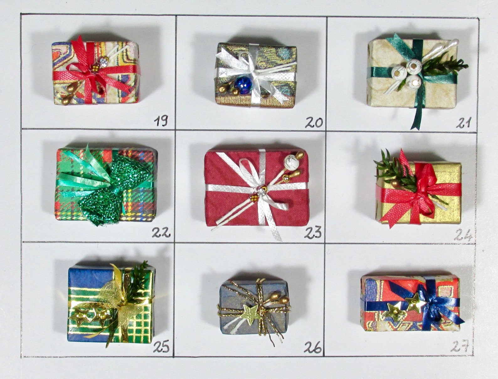 Miniature Christmas Packages 1/12 Scale. | Etsy