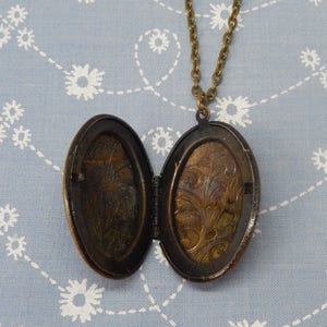 Antique Plated Oval Floral Locket Pendant Necklace - Etsy