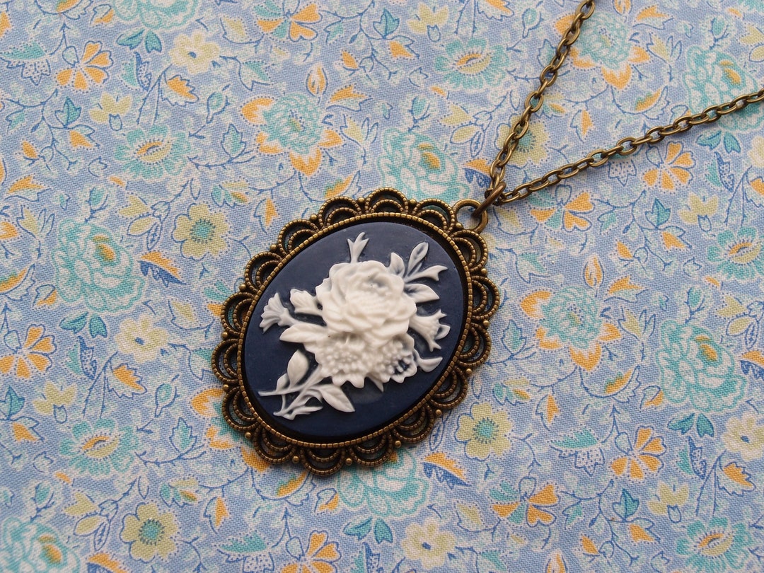 Bouquet of Flowers Cameo Antique Gold Plated Pendant Necklace - Etsy