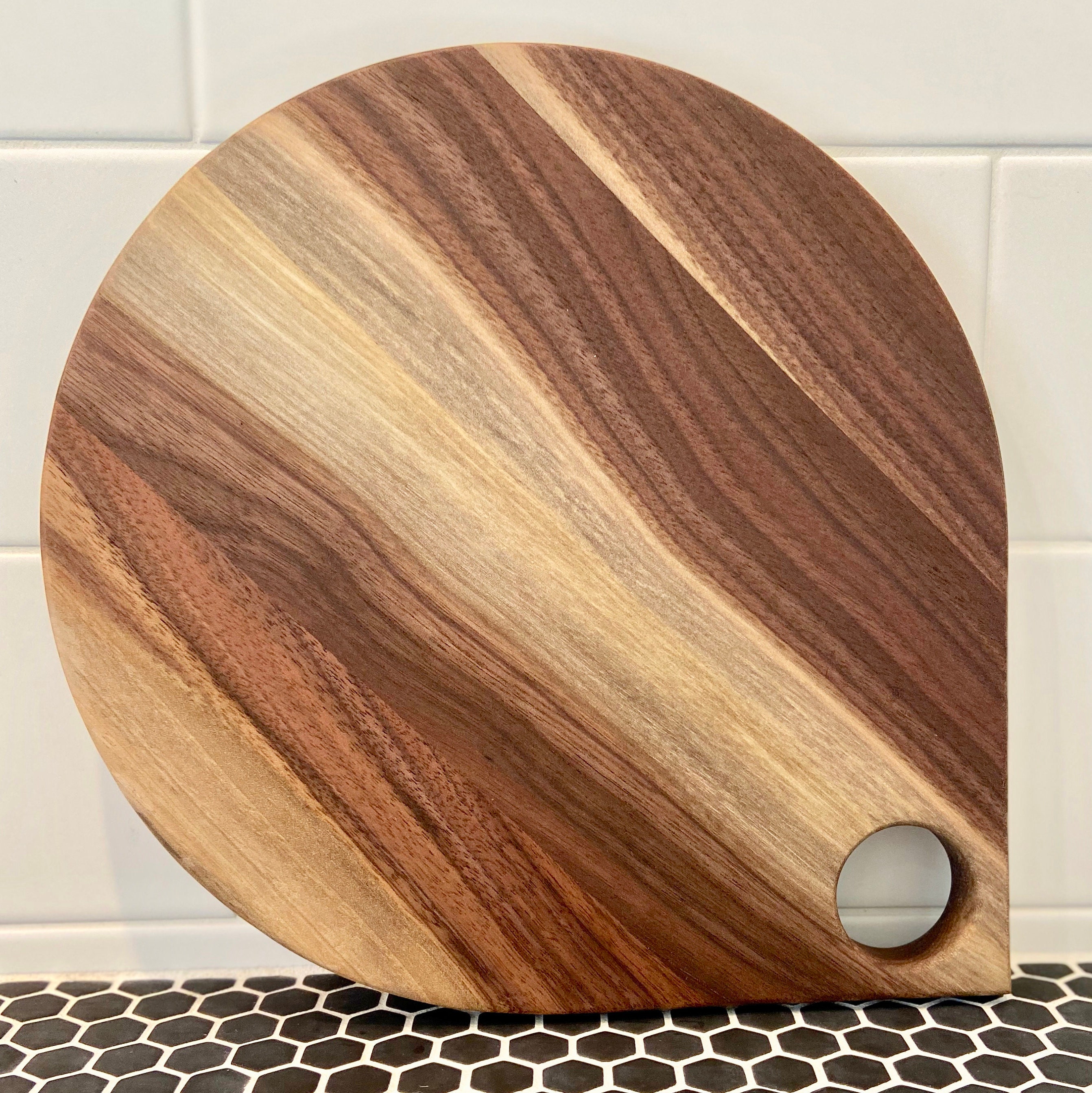 Scandinavian Inspired Teardrop Shaped Cheese Board - Etsy Nederland