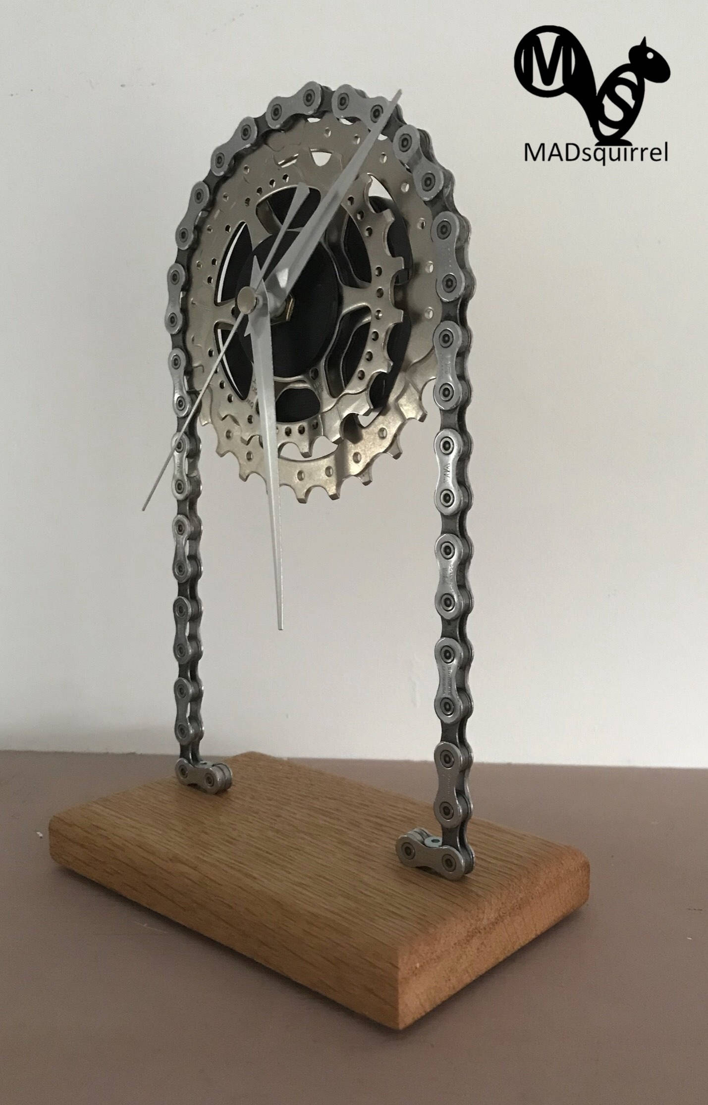 New Design of Floating Sprocket Desk/Shelf Clock with a Double Sprocket ...