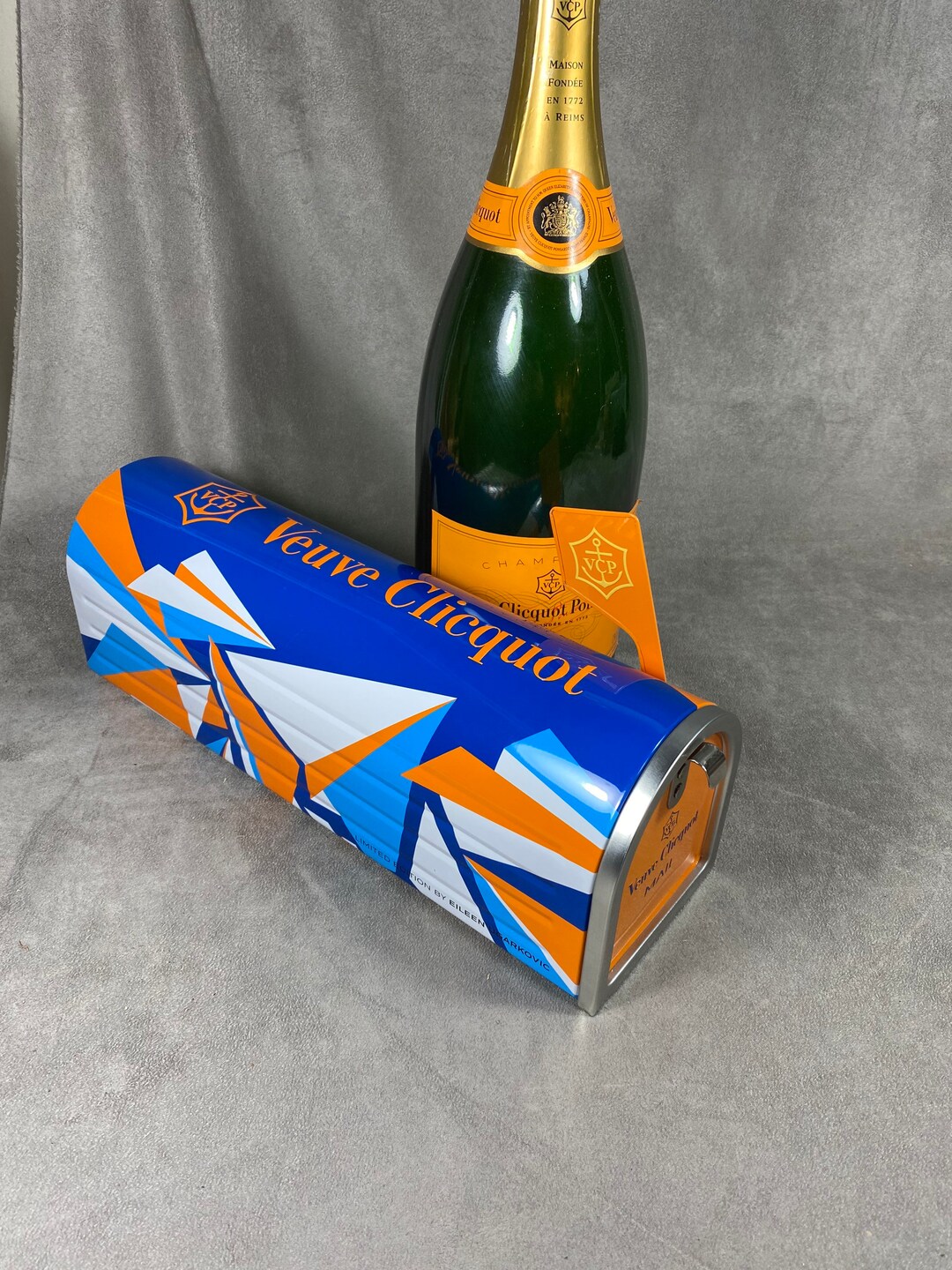 Veuve Clicquot Metal Box Shaped Letter US for Bottle of Champagne ...