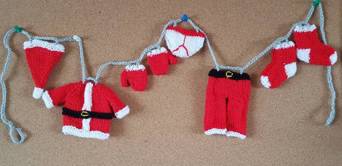 Santa's Washing Line hand Knitted Christmas Garland - Etsy