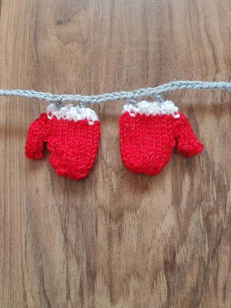 Santa's Washing Line hand Knitted Christmas Garland | Etsy