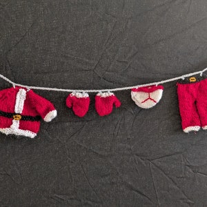 Santa's Washing Line (hand Knitted Christmas Garland) - Etsy
