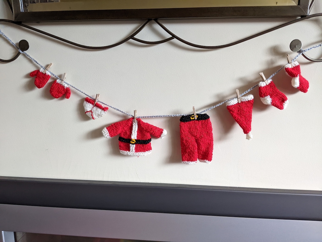 Santa's Washing Line hand Knitted Christmas Garland - Etsy