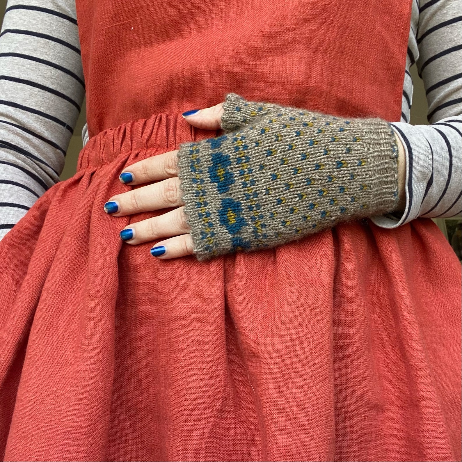 DIGITAL ITEM Forget Me Knot Mitts Knitting Instructions - Etsy