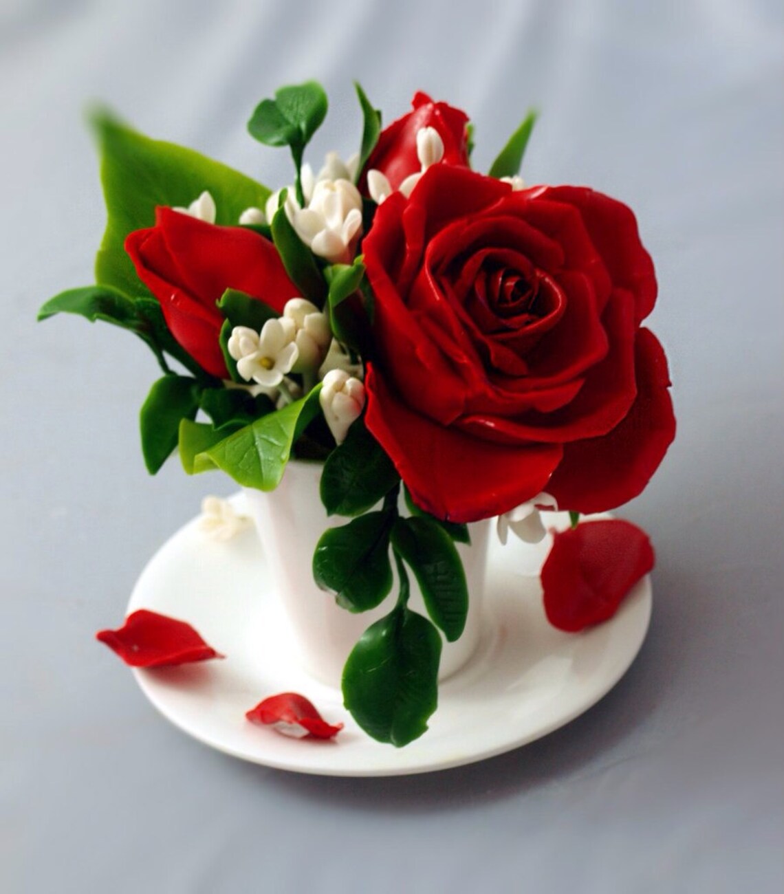 Red Floral Arrangement Cup With Roses and Lilac Table - Etsy