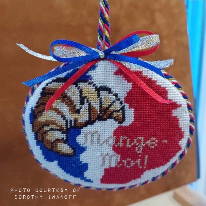 Mange-moi / Eat Me Croissant Hand Painted Needlepoint - Etsy