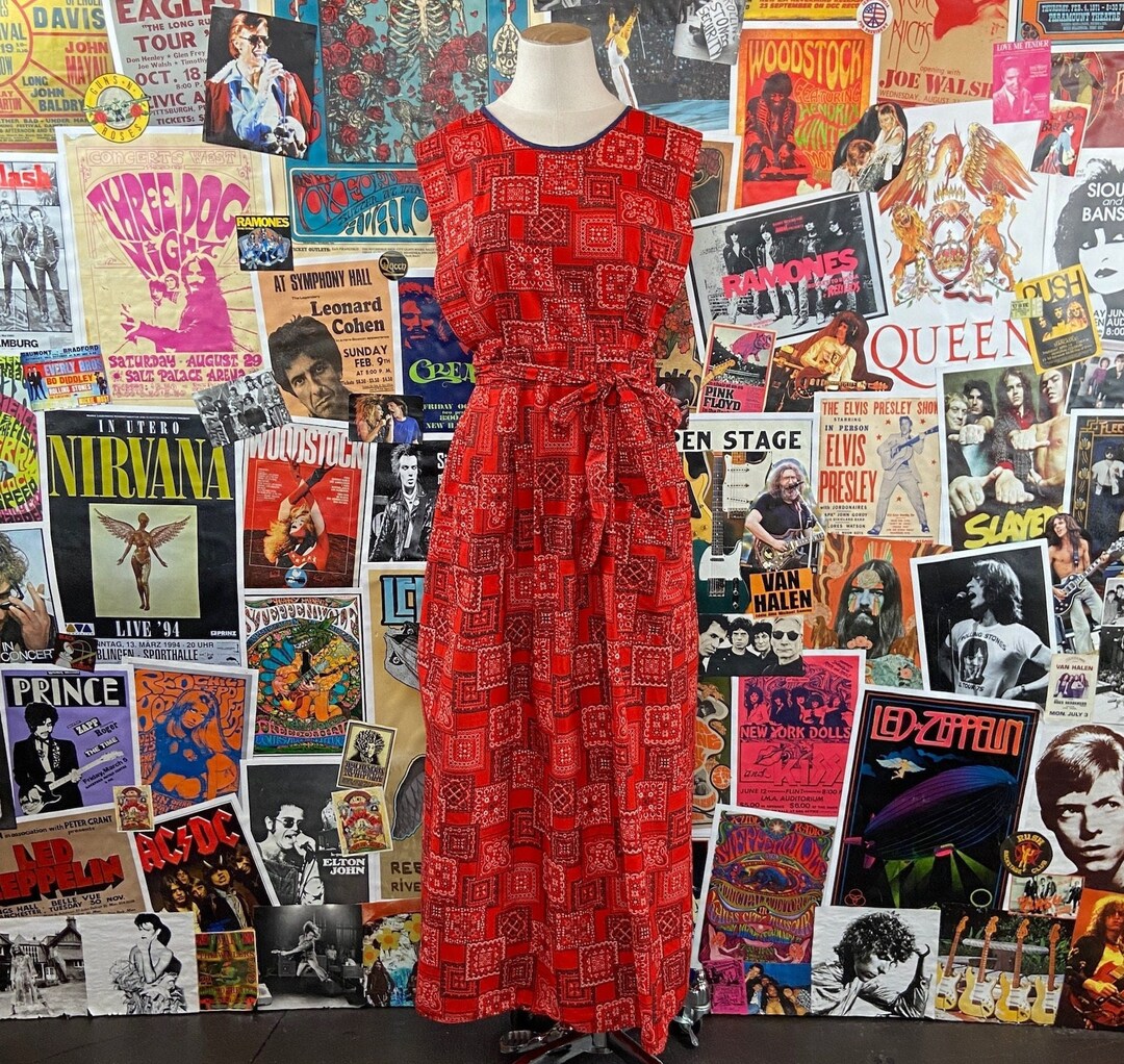 Vintage Women's 70s Red Paisley Bandana All Over Print Wrap Pinafore ...