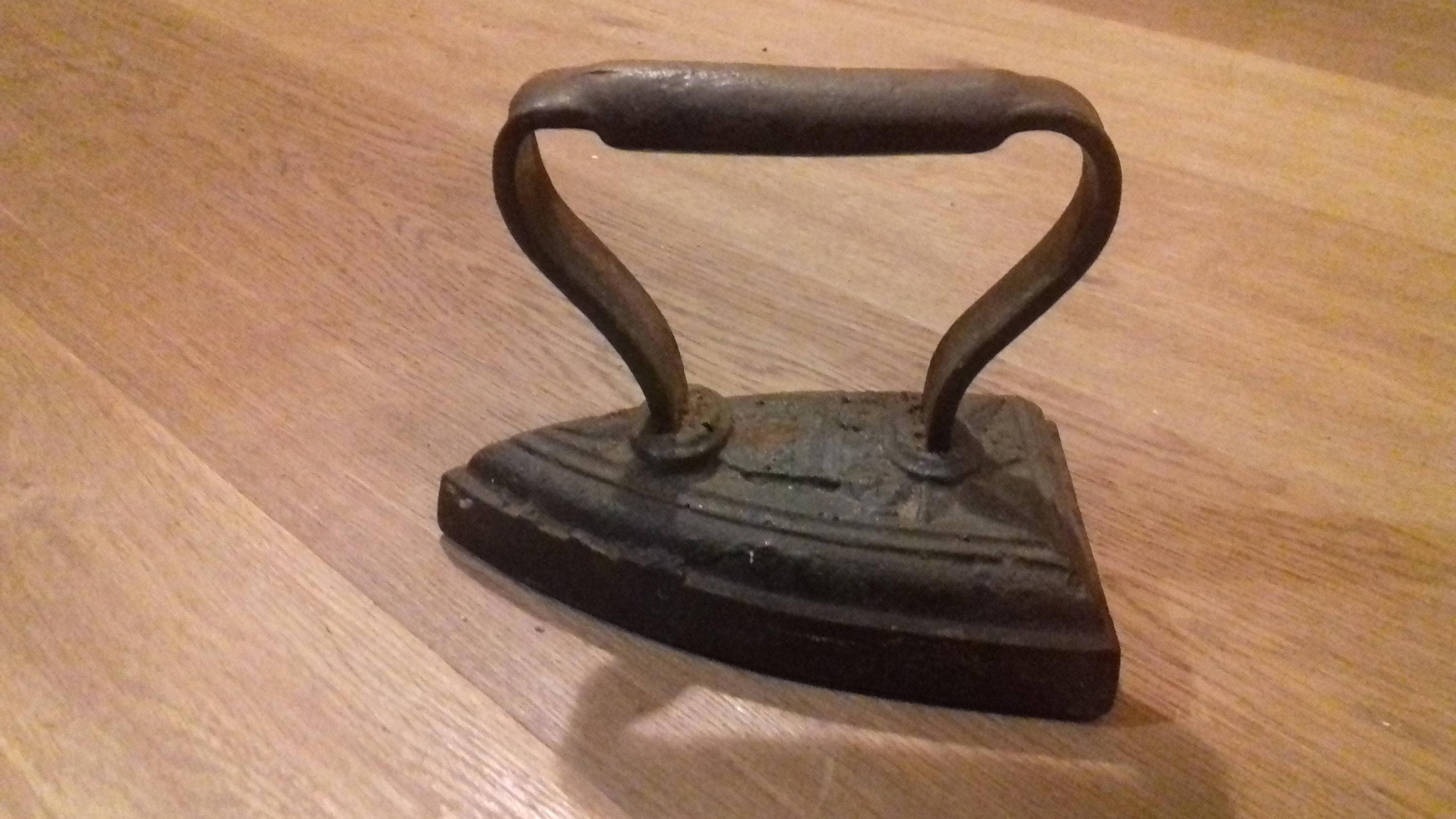 Rare and Antique 1800s British Cast Iron Clothes Iron (cannon ...