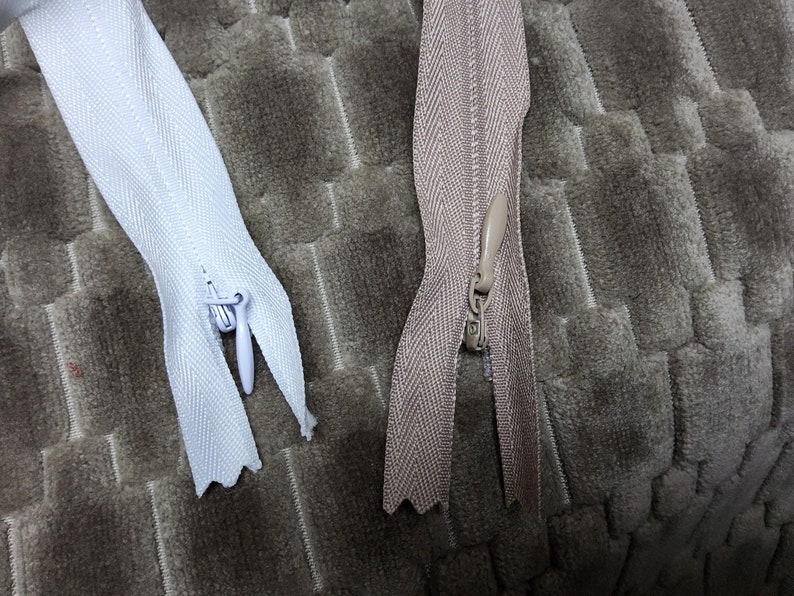 Invisible Ziper # 3 Nylon Zipper, Beige, White, Black, Ivory. 24 ...