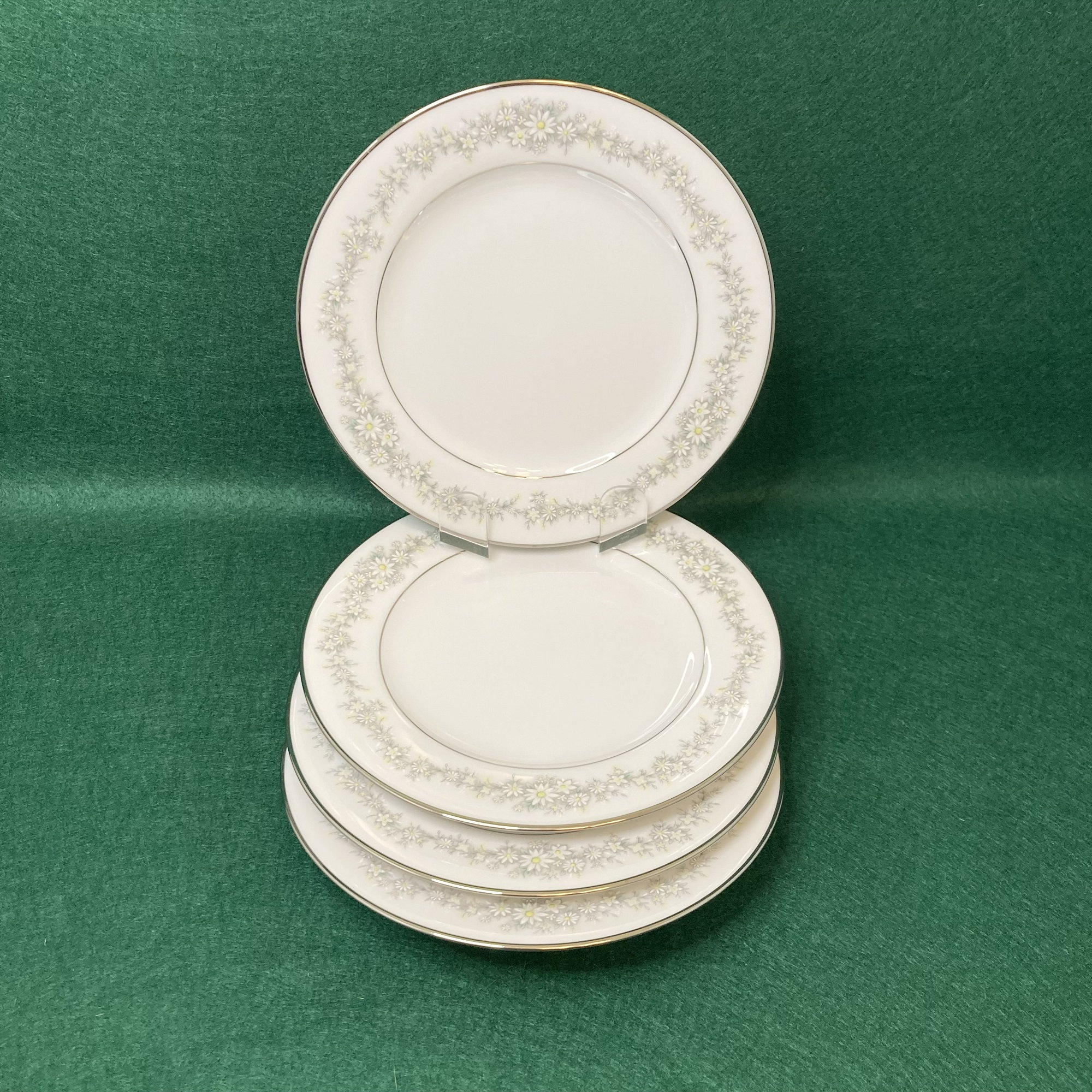 NORITAKE DONEGAL BREAD Plates Set of 4 Daisy Pattern Plates - Etsy