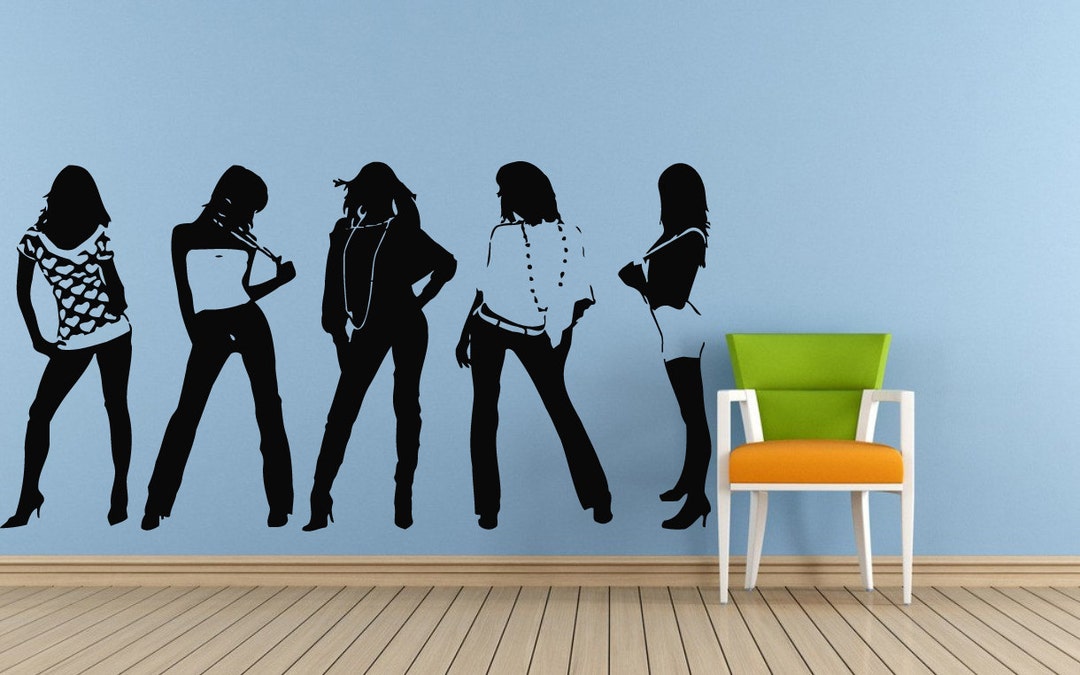 Five Fashion Models Girls Females Women Runway Clothes Accessories ...