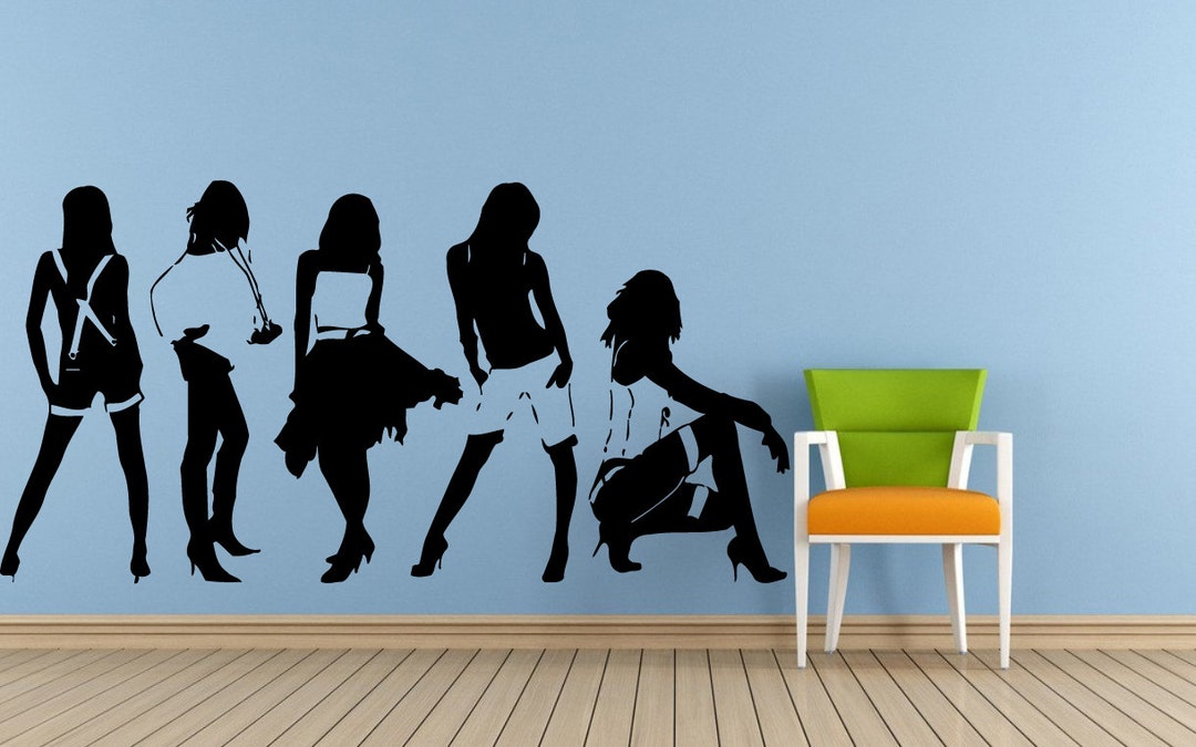 Five Fashion Models Girls Females Women Runway Clothes Accessories ...