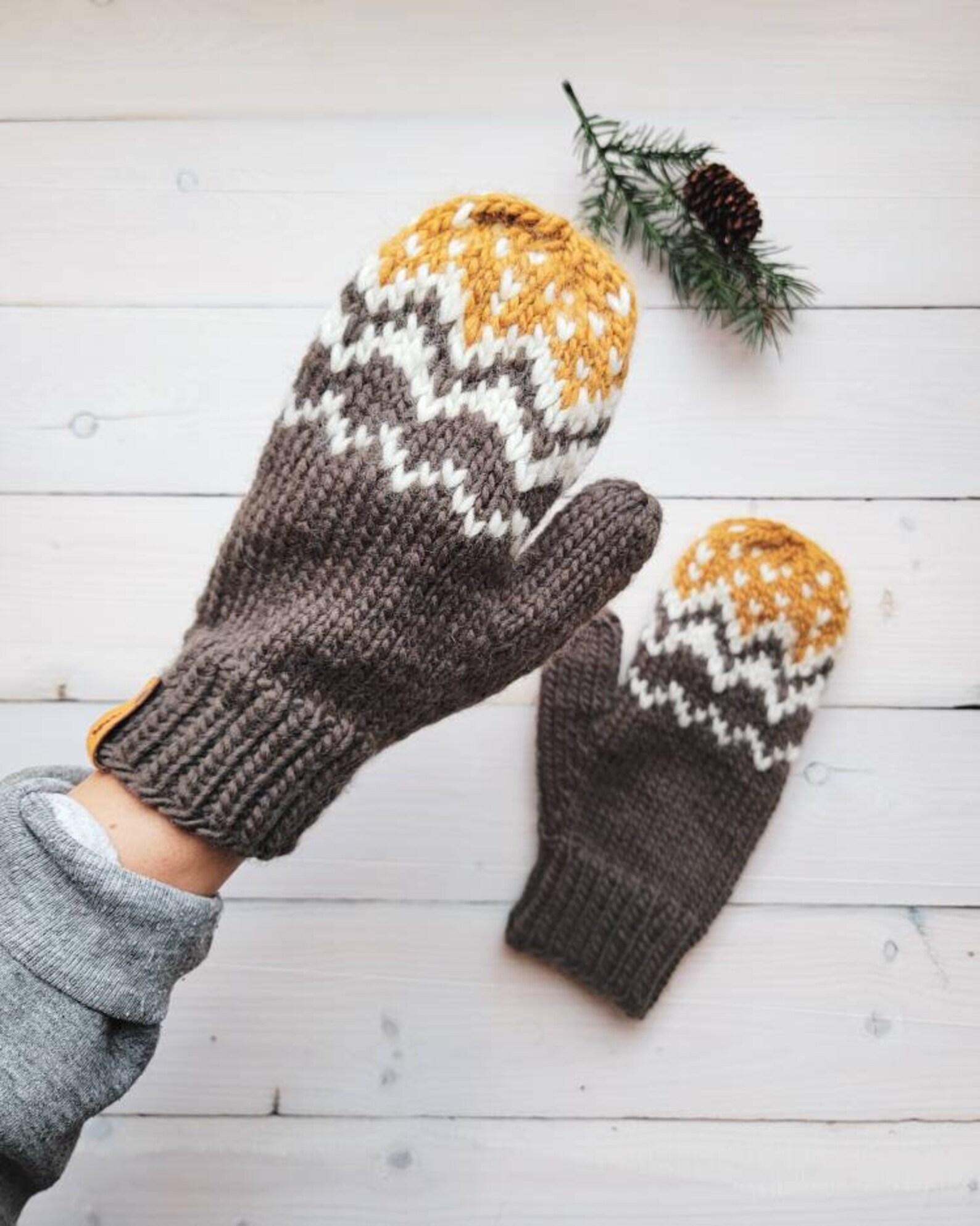 KNITTING PATTERN // Castle Mountain Mitts Pattern // Chunky Knit ...