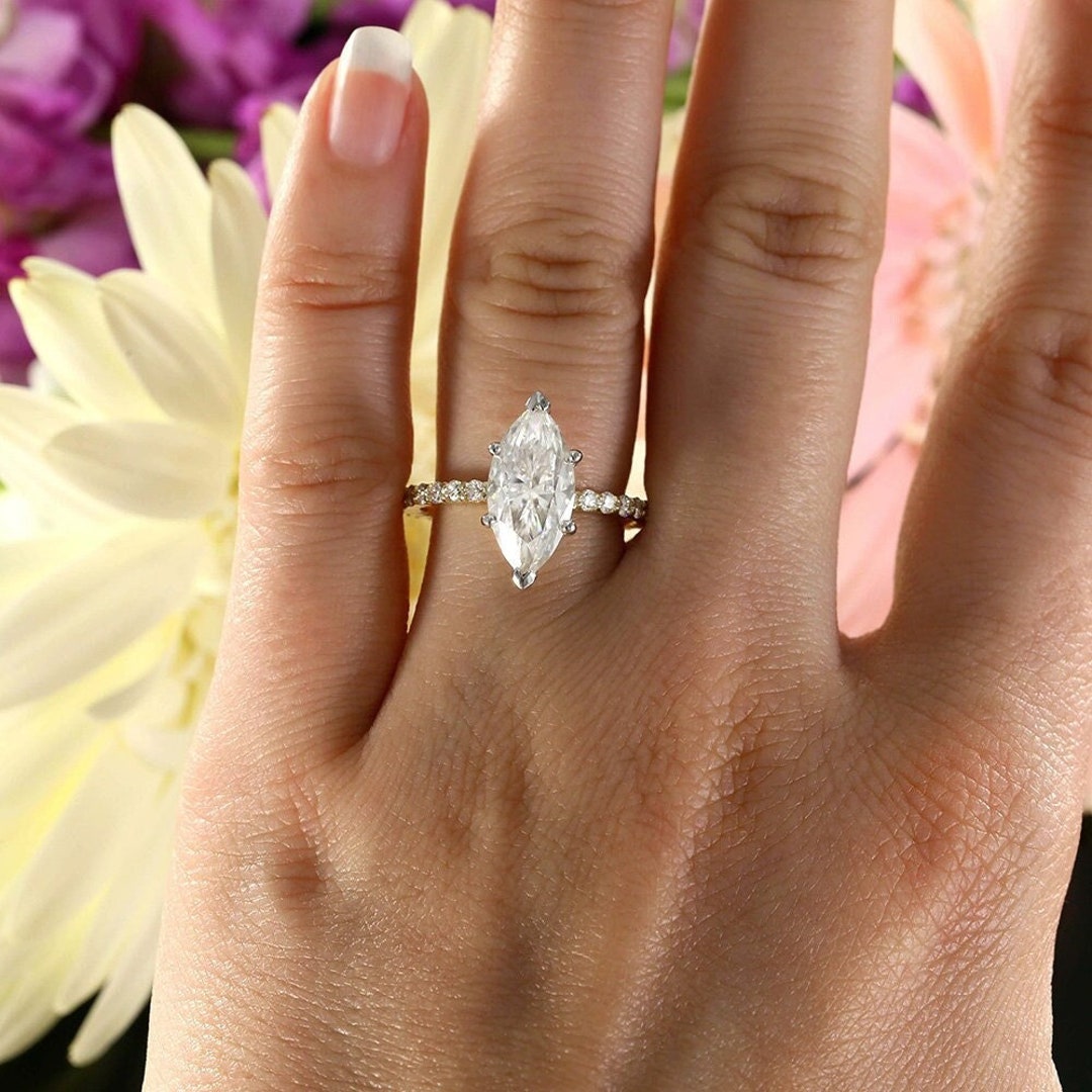 IGI Certified 2.5ct Marquise Cut Engagement Ring. Solitaire Diamond ...